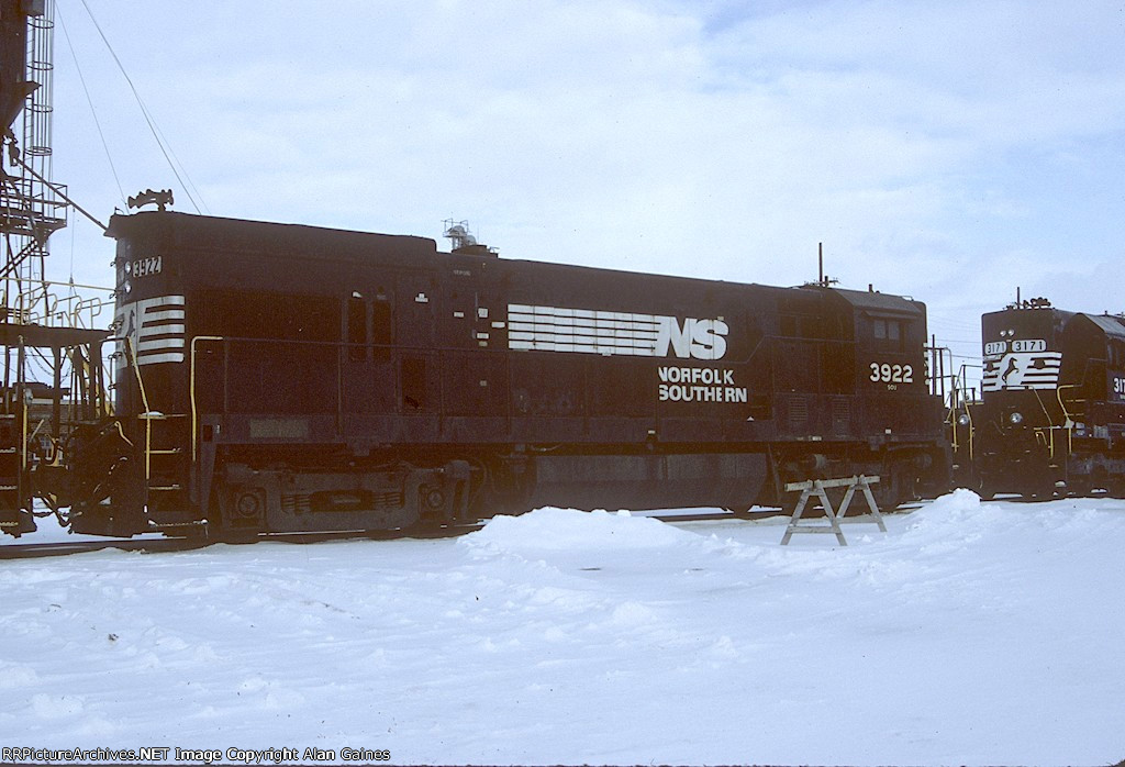 NS U23B 3922